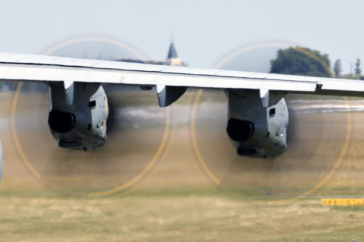 Paris Air Show Closes Amid Global Conflict: A Defense Recap - Defense Security Monitor